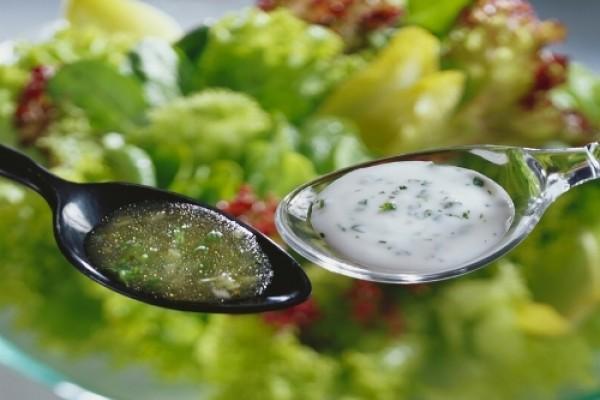 Aderezos: ¿Cómo NO quitarle lo "light" a tu ensalada?